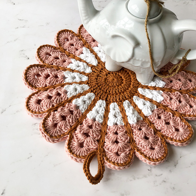 Ravelry: Flower Power Trivet pattern by Brianna Steele