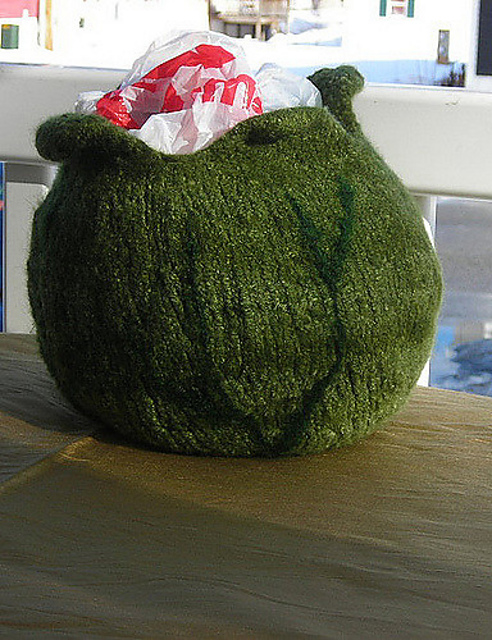 Ravelry: Felted Alien Egg pattern by Brian McGaunn