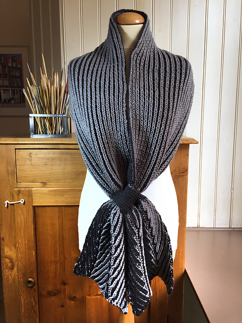 Ravelry: XL pattern by Nancy Marchant