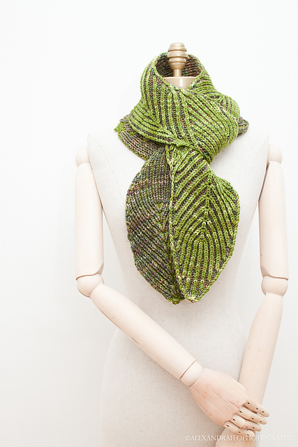 Ravelry: Bay Leaf pattern by Nancy Marchant