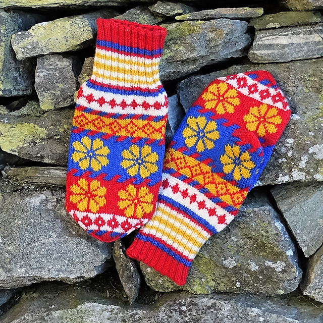 Ravelry: Marknadvante Jåhkåmåhke/Jokkmokk pattern by Erika Nordvall Falck