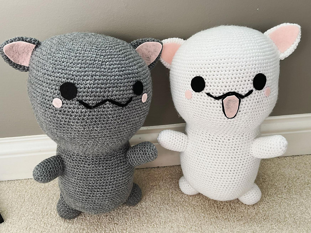 Ravelry: Cat (Peach & Goma) pattern by Brooke Schiller