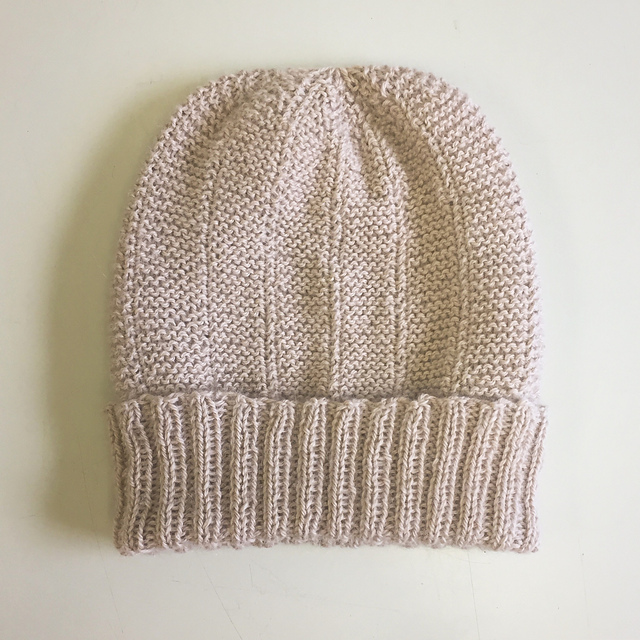 Ravelry: Broken Garter Slouch pattern by crabandfrog
