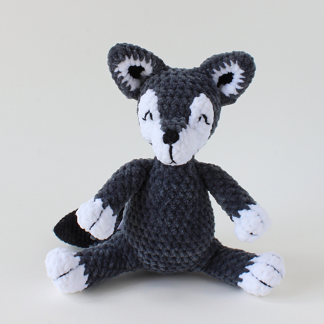 Ravelry: Amigurumi Wolf Plushie pattern by bunnymoonHU
