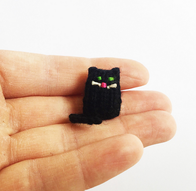 Ravelry: Teeny Tiny Halloween Cat pattern by Butterflylove1