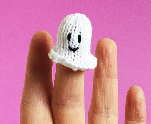 Ravelry: Halloween Finger Ghost pattern by Butterflylove1