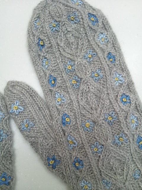 Ravelry: Tyrolean Mittens pattern by Marcia Lewandowski