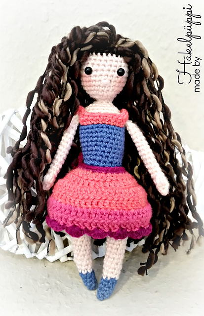 Ravelry: Pocket Doll pattern by Mandy Knapp