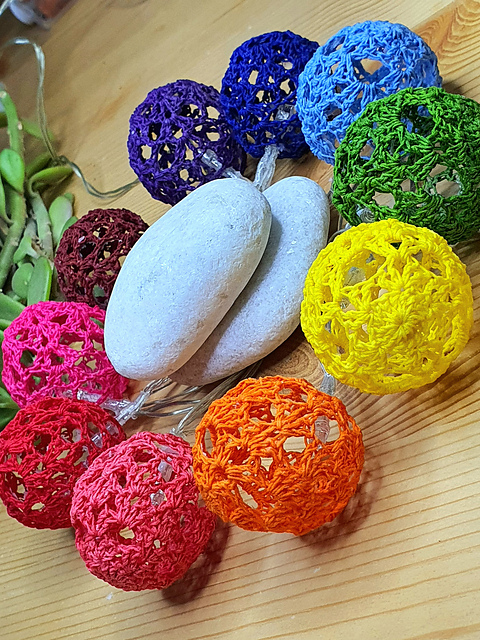 Ravelry: Lacey balls fairy lights pattern by Natasha J