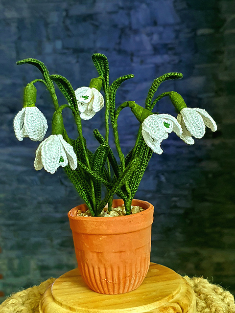 Ravelry: Snowdrops realistic flower pattern by Natasha J