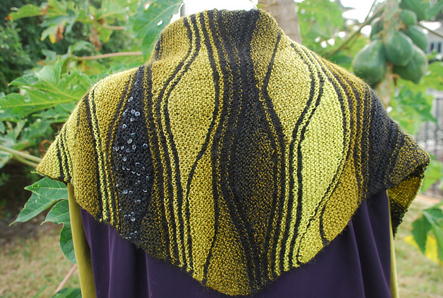 Ravelry: Autumn Fusion Shawl (German) pattern by Brigitte Elliott