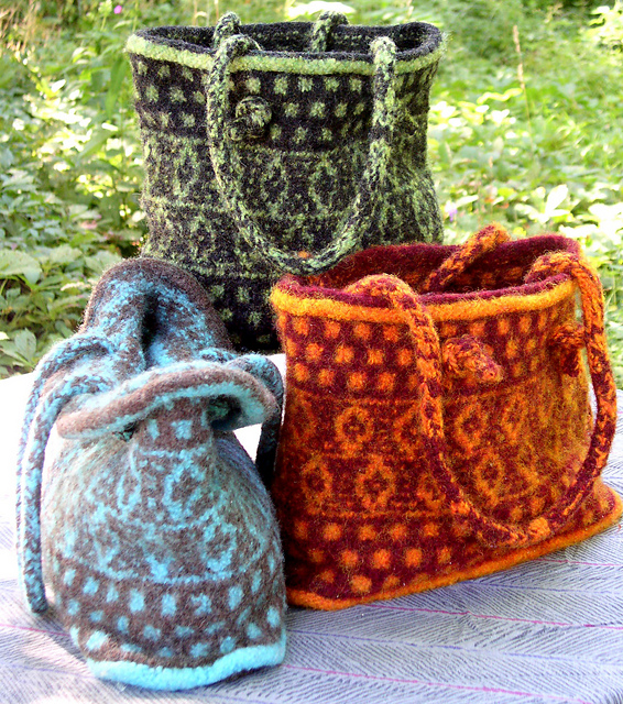 Ravelry: Fairisle Tote #712 pattern by Karen Lawrence