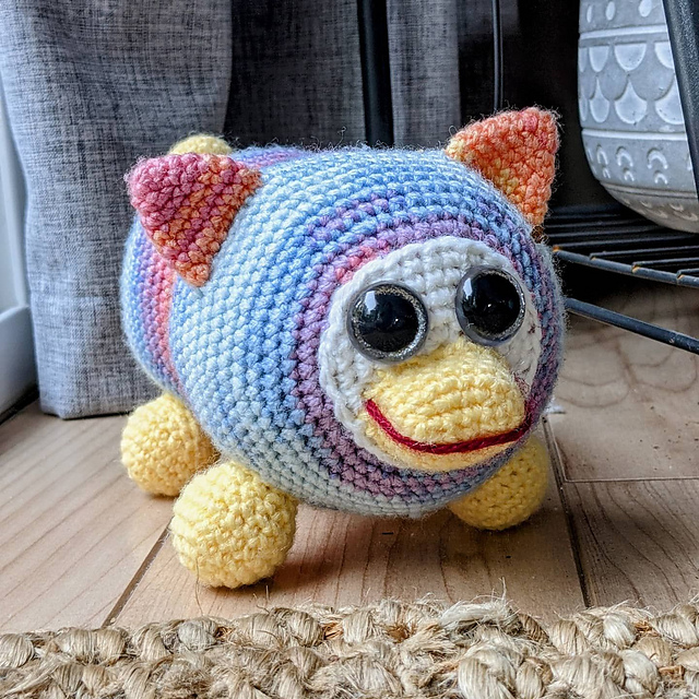 Ravelry: Peepy pattern by Caitlyn Colvin