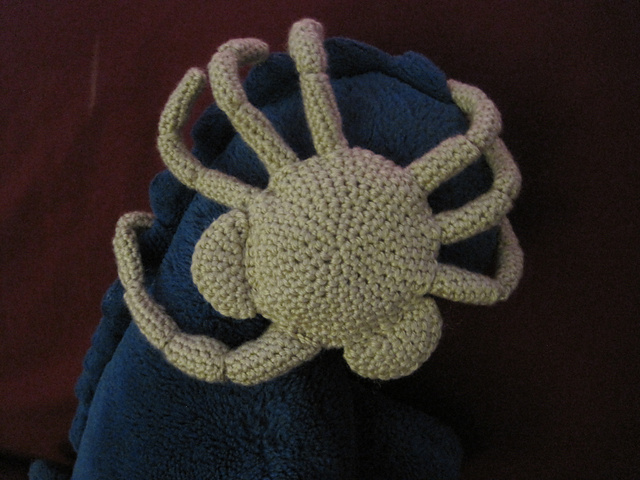 Ravelry: Facehugger pattern by camaharet