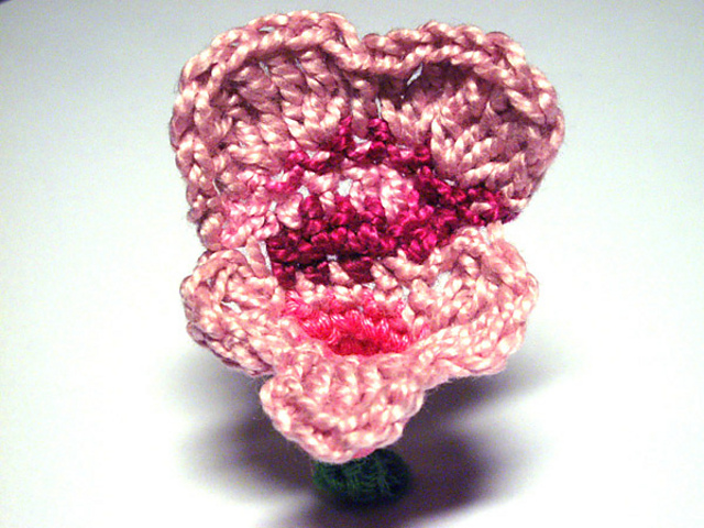 Ravelry: Pink Bell Flower pattern by Camelia Shanahan