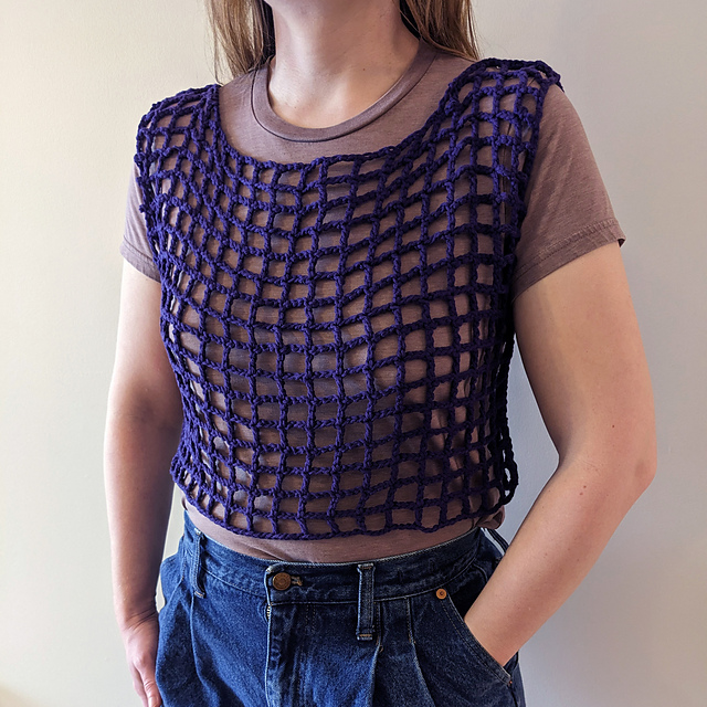 Ravelry: Verbena Mesh Cropped Vest pattern by Capulet Stitches