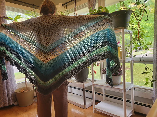 Ravelry: Cindy Shlanket pattern by Cari Jehlik