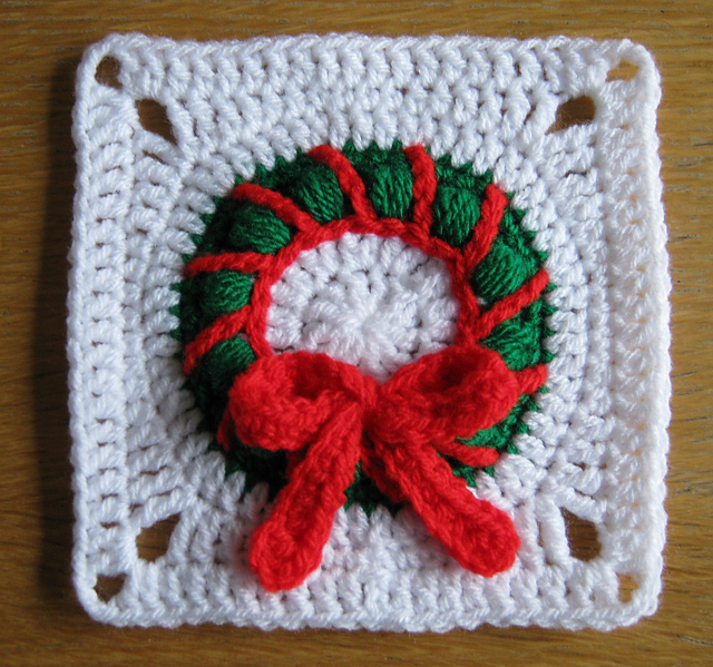 Ravelry: Christmas Wreath Square pattern by Carola Wijma