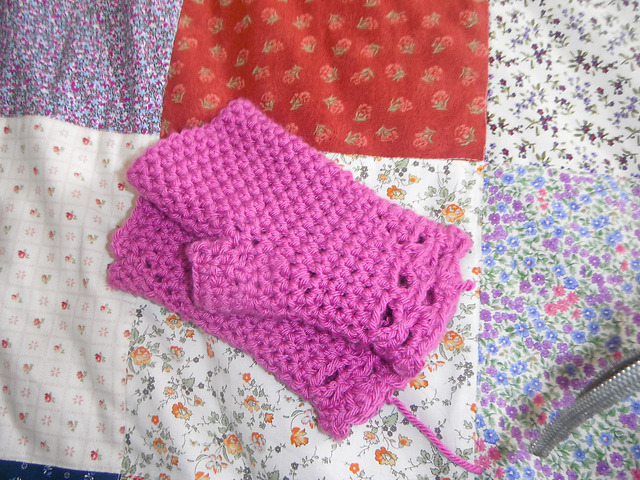 Ravelry: Quick Top-Down Mitts pattern by Cynthia Miller