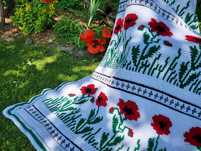 Ravelry: Poppy Mosaic Overlay Throws/Blankets pattern by Carol Webster Ravelry: Poppy Mosaic Overlay Throws/Blankets pattern by Carol Webster