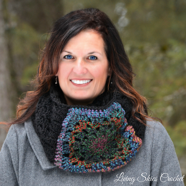 Ravelry: Gladys Granny Square Cowl pattern by Living Skies Fibre Studio