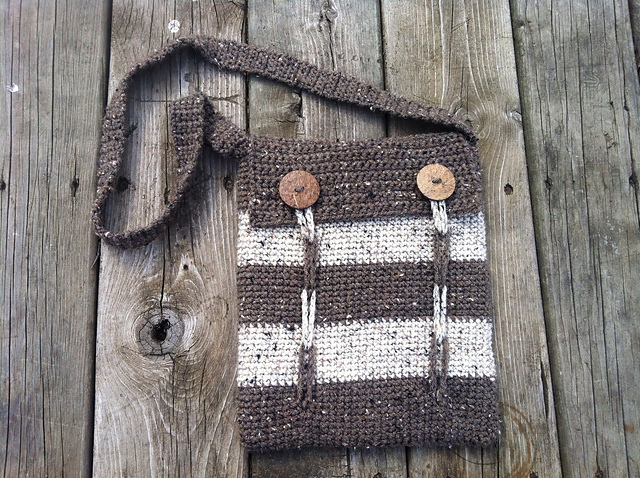 Ravelry: Cable-Loops Bag pattern by Carrissa