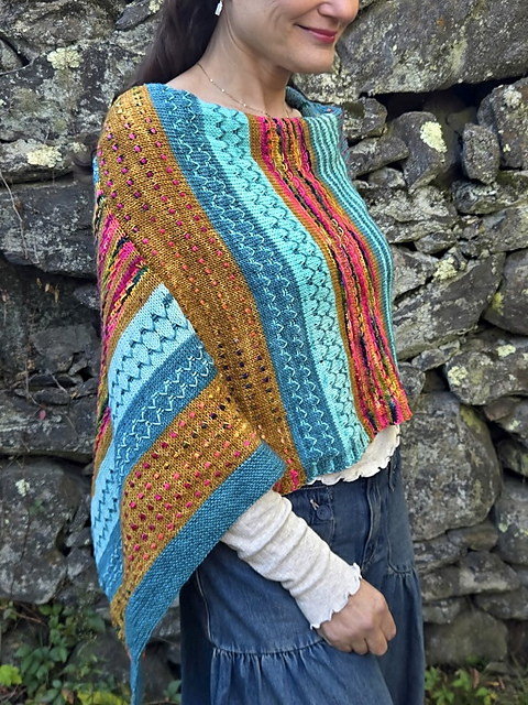 Ravelry: Celebration Wrap pattern by Casapinka