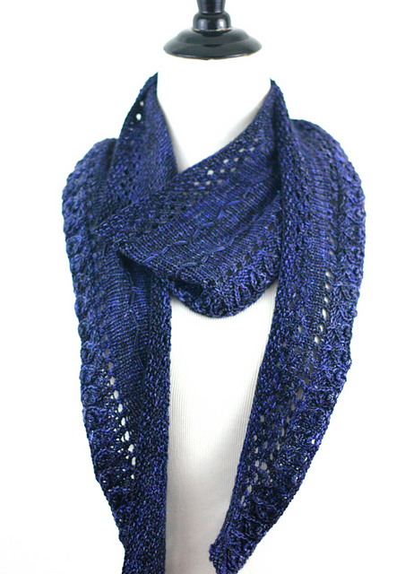Ravelry: Little Plum Shawlette pattern by Casapinka