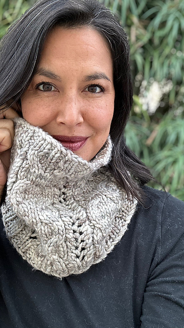 Ravelry: Shershow Cowl pattern by Taiga Hilliard