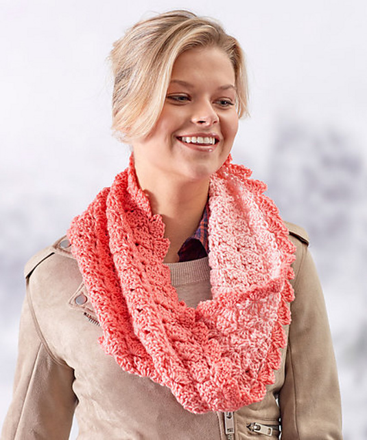 Ravelry: Sweet Shells Twisted Cowl pattern by Ellen Gormley