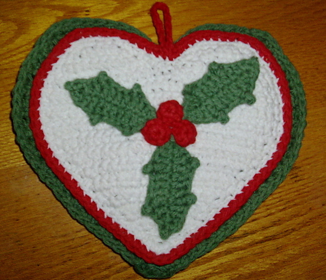 Ravelry: Holly Berry pattern by Rosemarie Walter