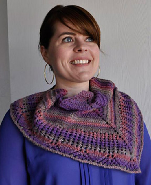 Ravelry: Bandana Cowl pattern by Gail Tanquary