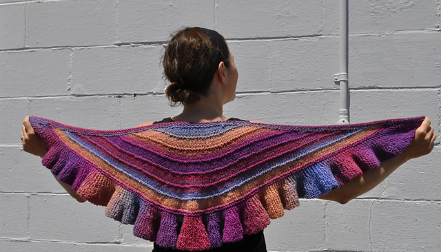 Ravelry: Ruffled Shawl (horizontal ridge) pattern by Gail Tanquary