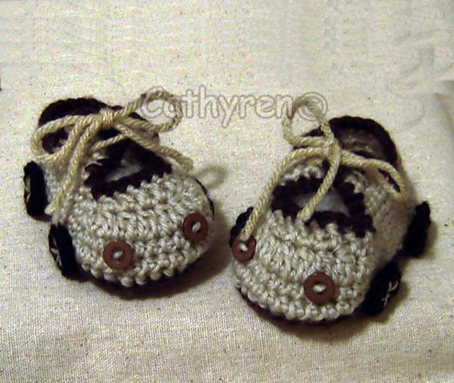 Ravelry: Baby Boy Car Booties pattern by Cathy Ren