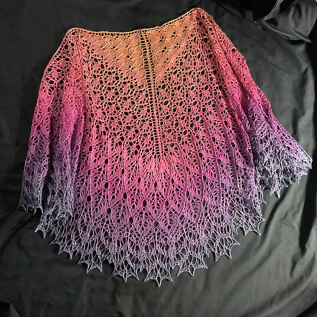 Ravelry: A Garland of Roses pattern by a catnach