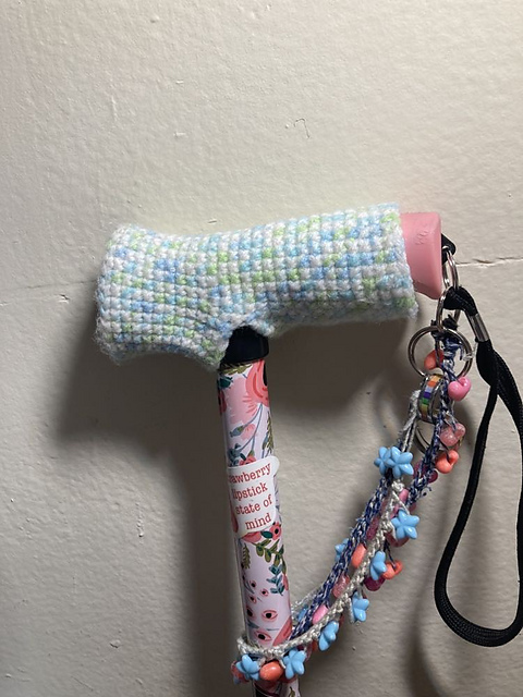 Ravelry: Cute Cane Handle Cover pattern by Beck Roberts