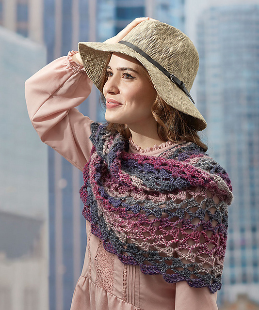 Ravelry: Roundabout Cowl pattern by Lisa Gentry