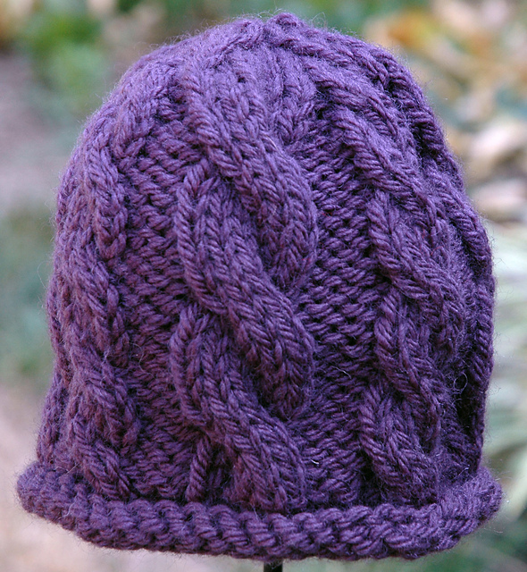 Ravelry: Cozy Twist Hat pattern by C Beckerich
