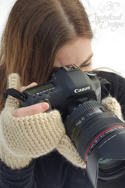 Ravelry: No Freeze Photographers Mittens pattern by Crystalized Designs