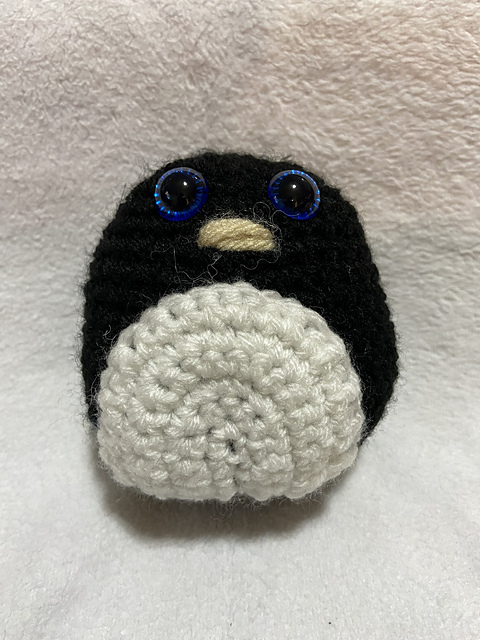 Ravelry: Penguin Plushie pattern by Taylor Coon