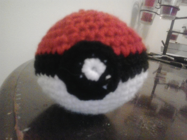 Ravelry: PokeBall (Pokemon) pattern by Christjan Bee
