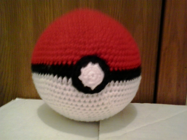 Ravelry: Large PokeBall (Pokemon) pattern by Christjan Bee