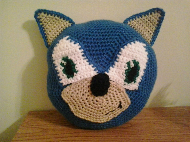 Ravelry: Sonic the Hedgehog Pillow pattern by Christjan Bee
