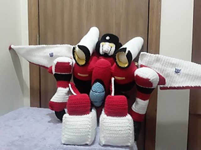 Ravelry: Armada Starscream (3ft) (Transformers) pattern by Christjan Bee