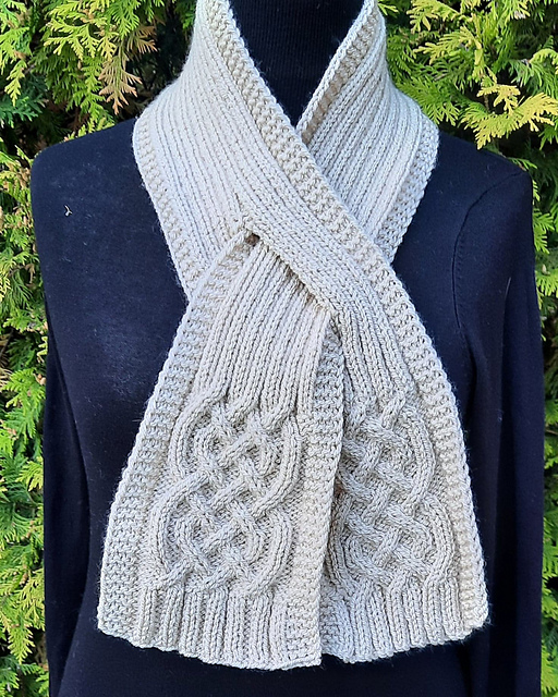 Ravelry: Binenvenagh Scarf pattern by Ceecees Stringer
