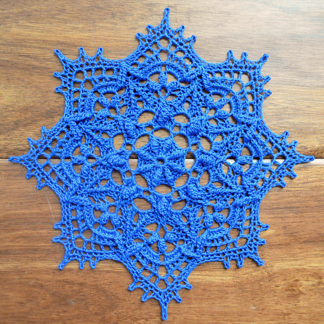 Ravelry: No. 01 pattern by Grace Fearon