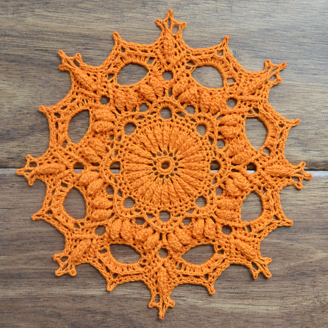 Ravelry: No. 02 pattern by Grace Fearon