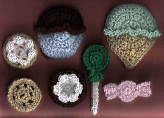Ravelry: Yummy Sweet Appliqués pattern by Amelia Beebe
