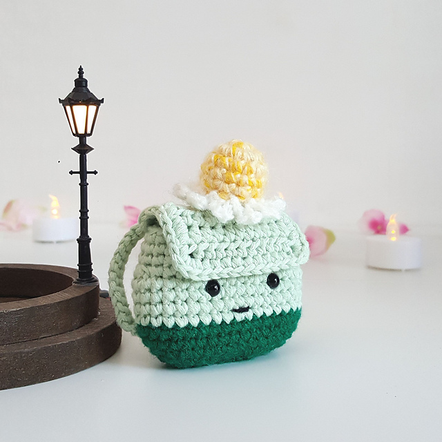 Ravelry: AirPods Case_Backpack pattern by Cha veronica