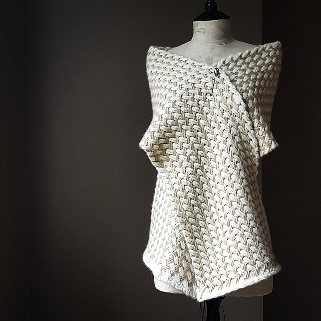 Ravelry: cheryllfaust's KURV - woolfolk sample knit
